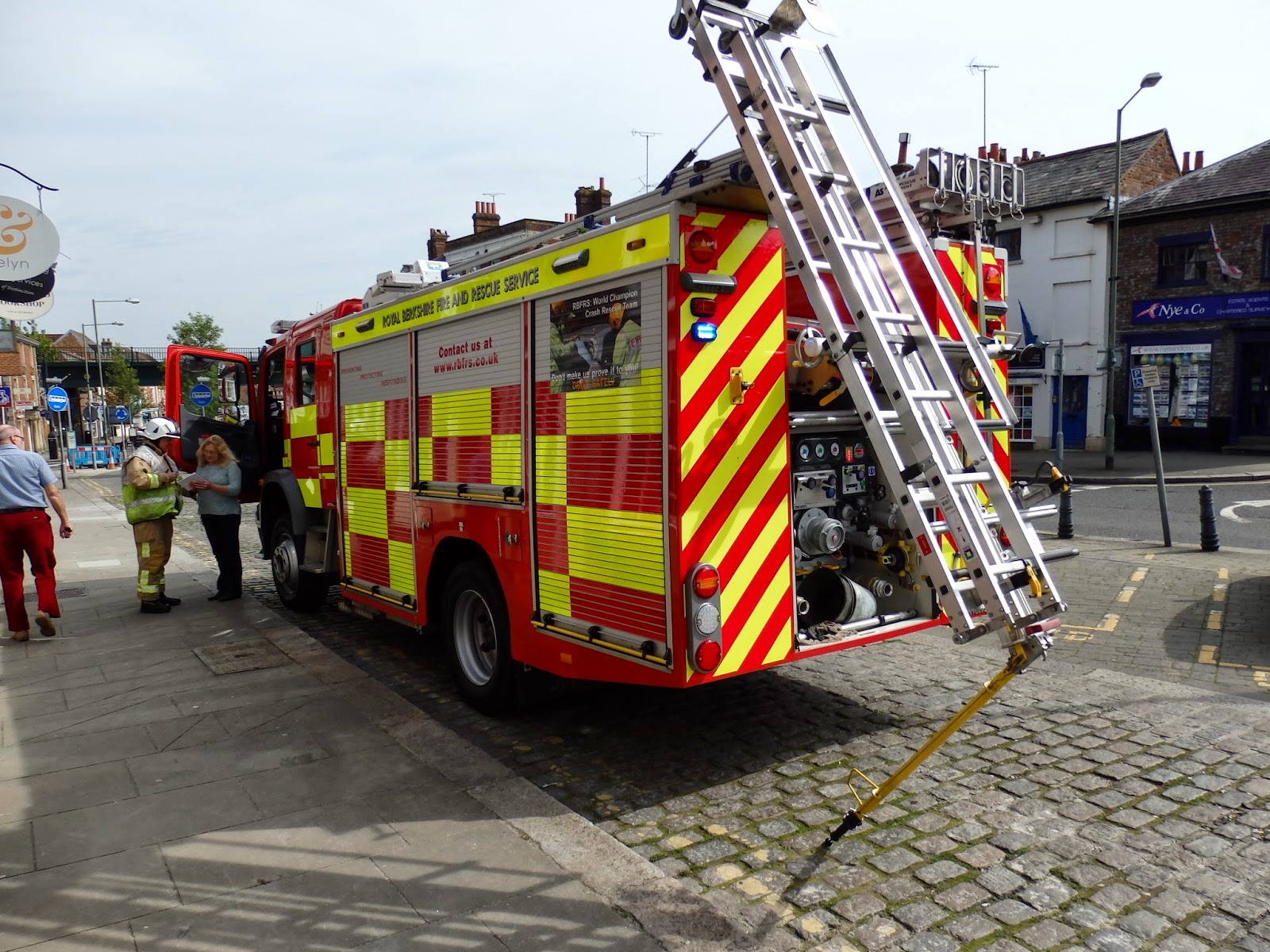 HUNGERFORD ARCADE - FIRE IN THE HOLD? - Hungerford Arcade