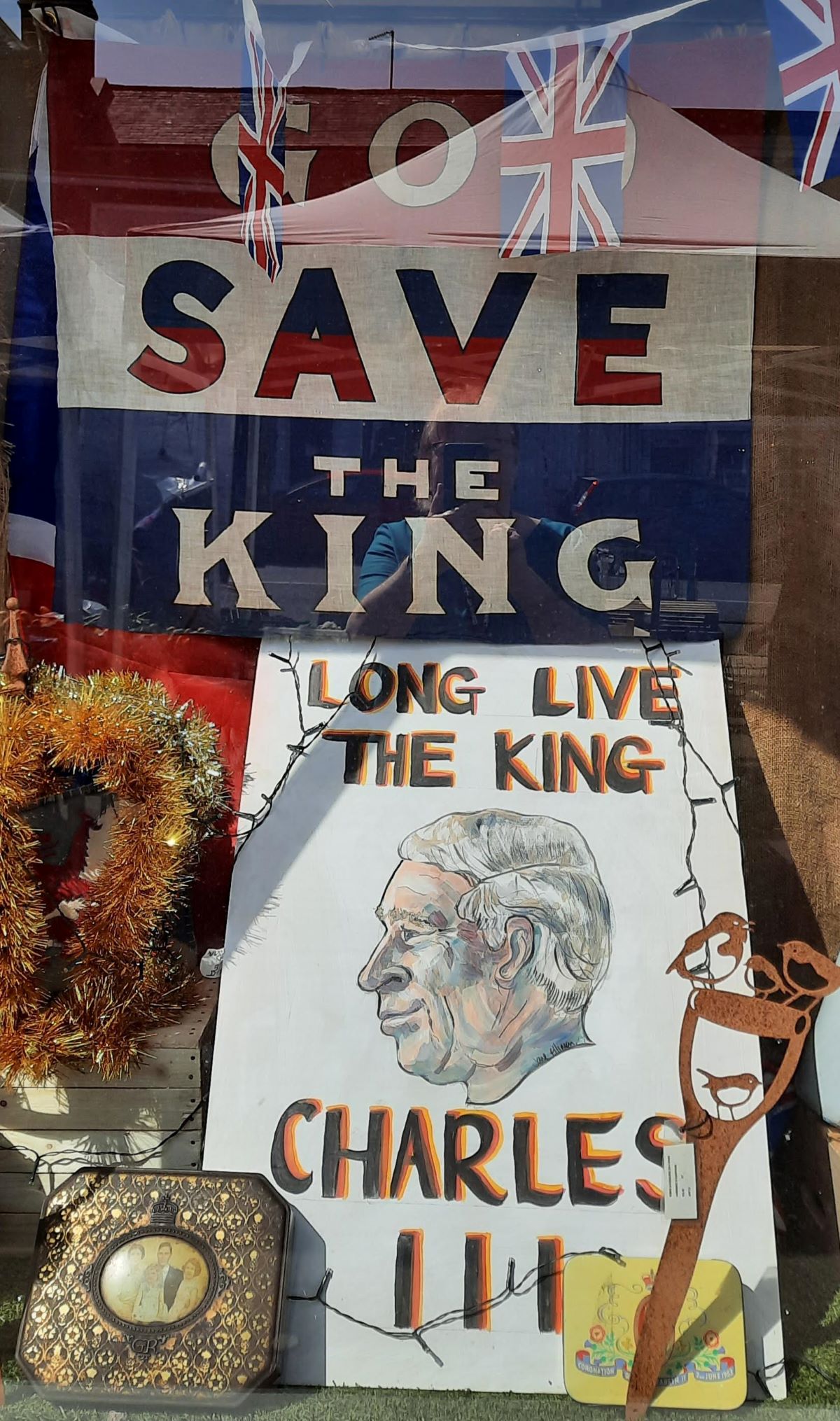 HUNGERFORD ARCADE – LONG LIVE THE KING! – Hungerford Arcade